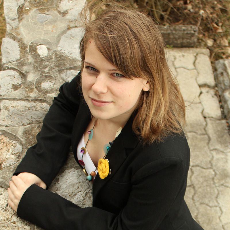 Laura Češarek: Unikate bi rada nadgradila s čipko | Ustvarjalne roke ...