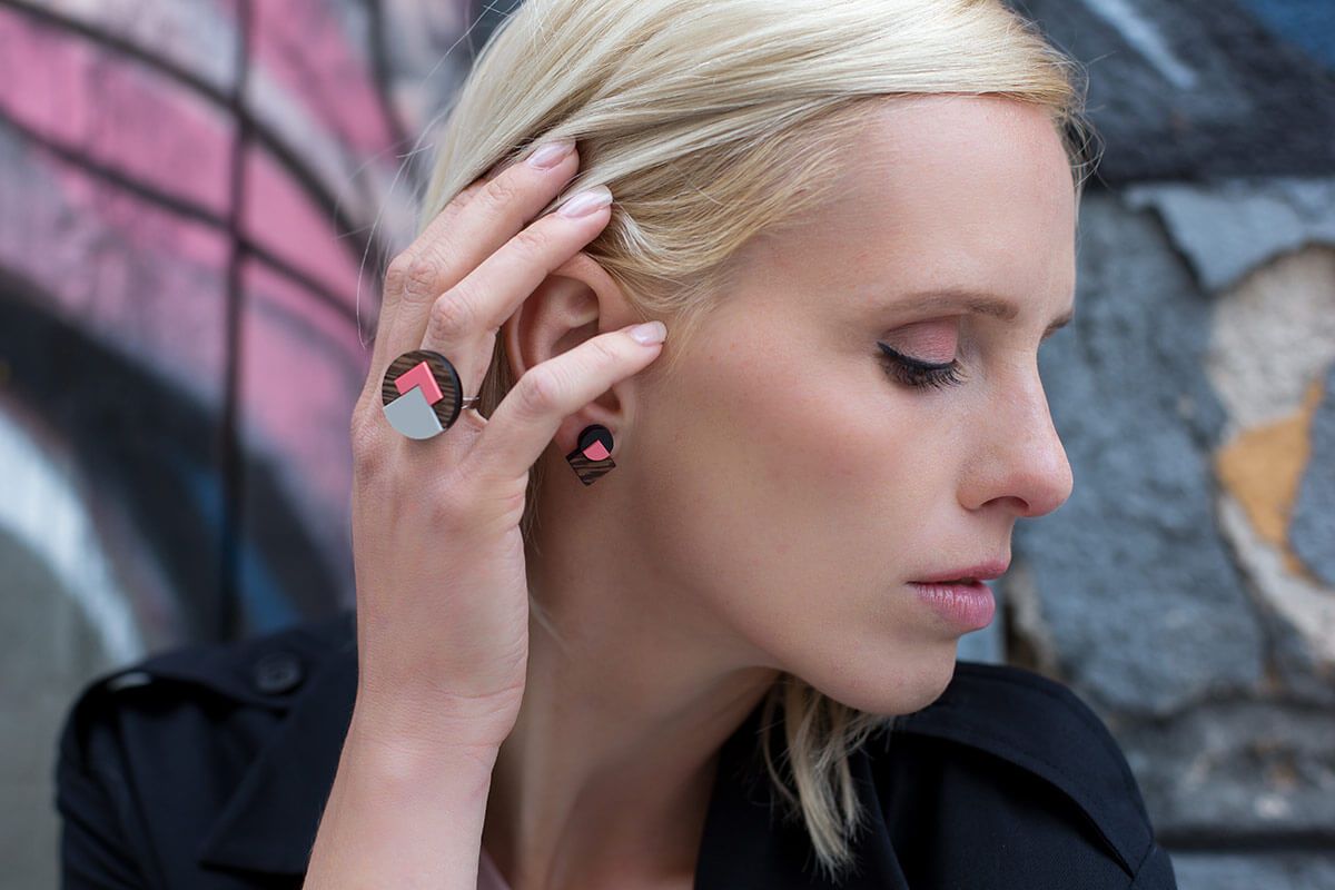 Simona Korošec in Jakob Rožnik: Les, geometrijske oblike in minimalizem ...